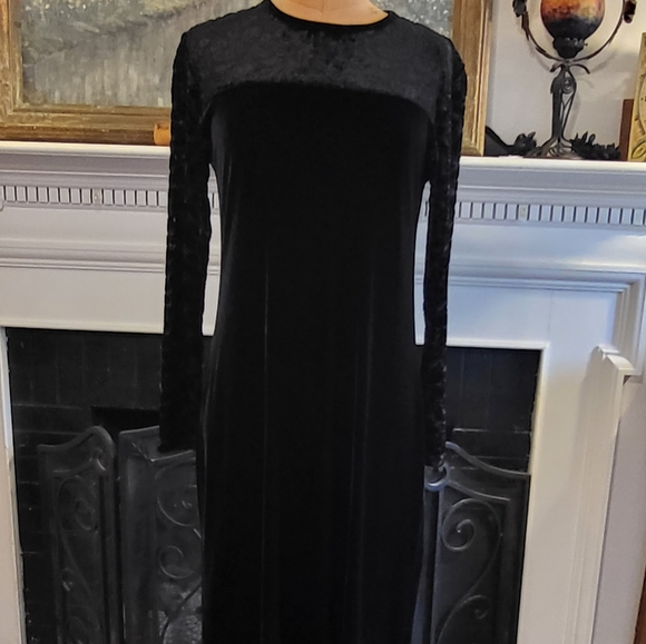 Jacqueline Ferrar | Dresses | Jacqueline Ferrar Long Black Dress | Poshmark